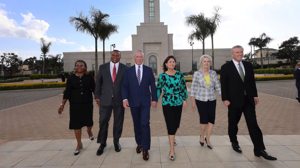 Elder Soares Dedicates Nairobi Kenya Temple
