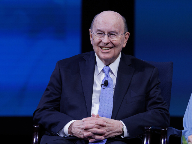 El Evangelio responde a toda duda y desafío de la fe, les dice el élder ...