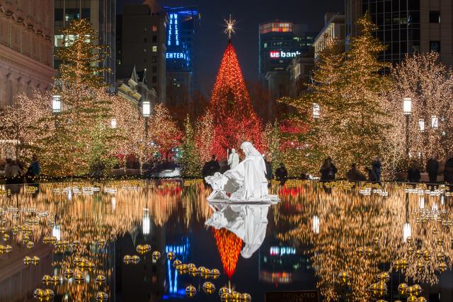 VIDEO: Time-Lapse of Temple Square Clothed in Christmas Beauty